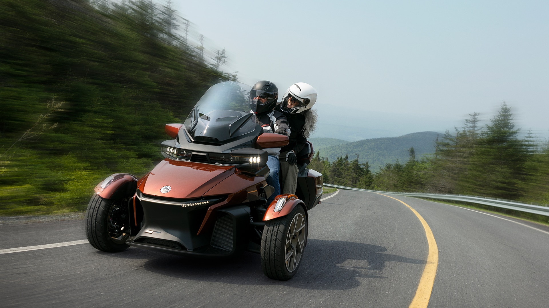 Touring Three-Wheel Motorcycle - Can-Am On-Road