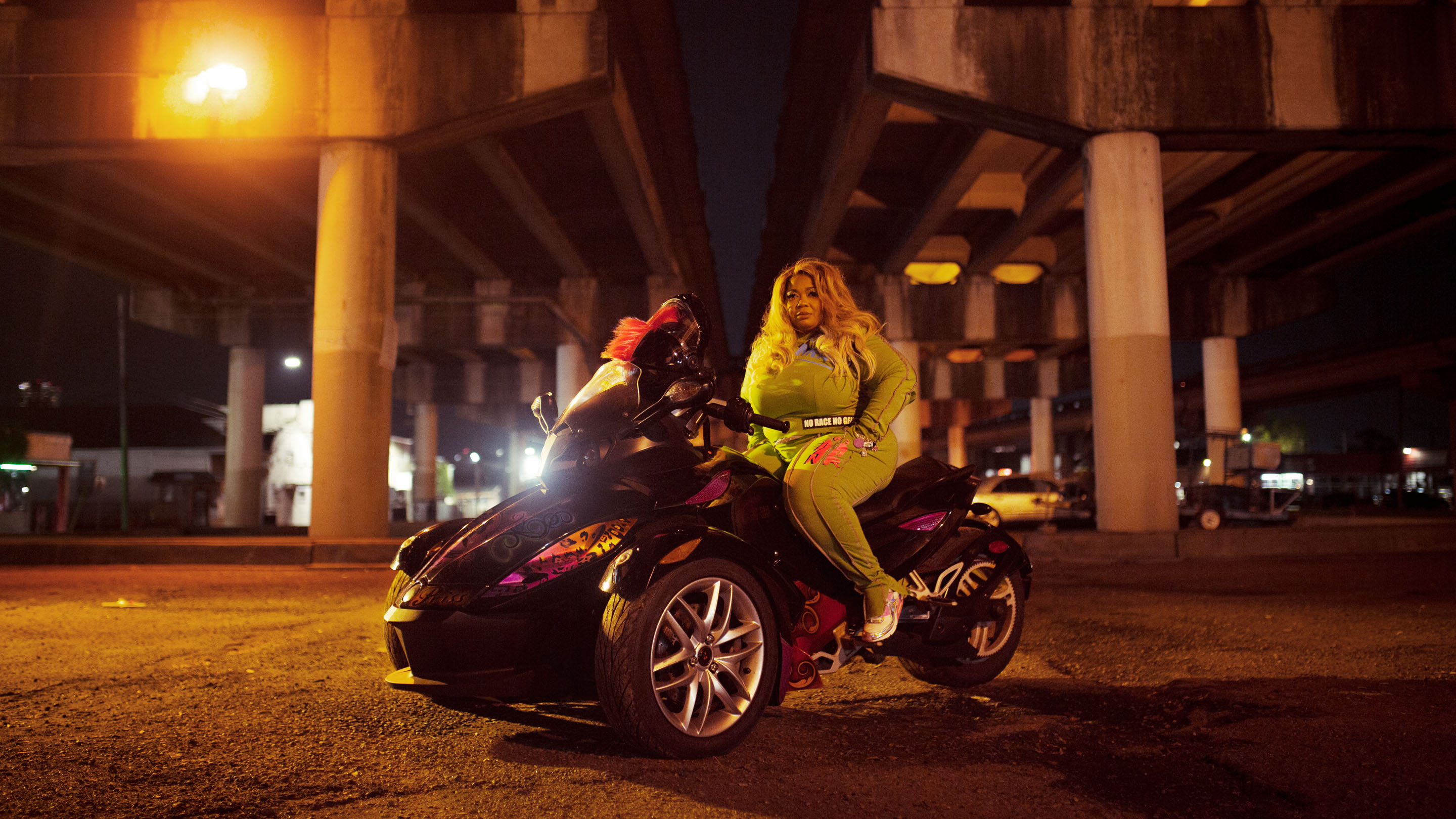 Andrea Shepard - 3-Wheel Motorcycle Woman Rider - Can-Am On-Road